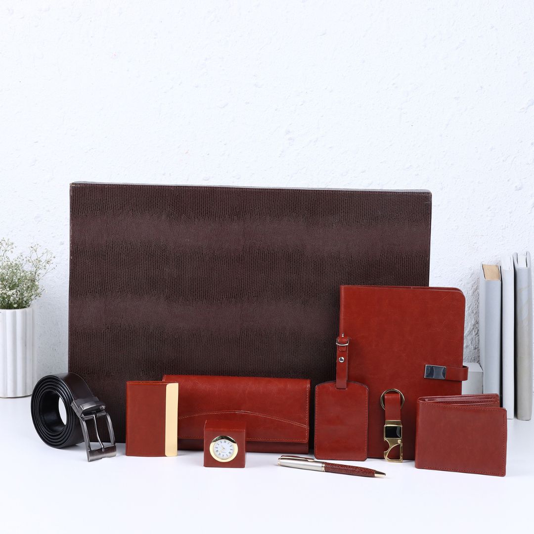 Elegant His & Her Leatherette Kit Hamper: Order Your Style With Shakkr