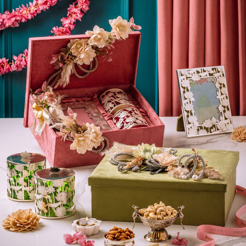 Suede Silver Prestige Hamper – German Silver Elegance & Nuts